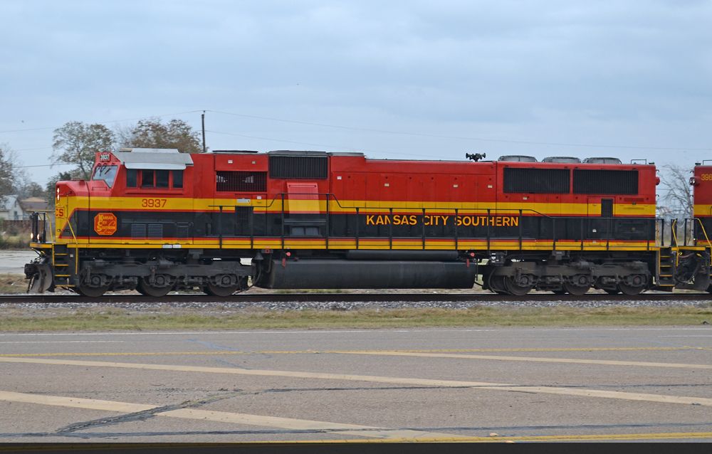 Left side of KCS 3937